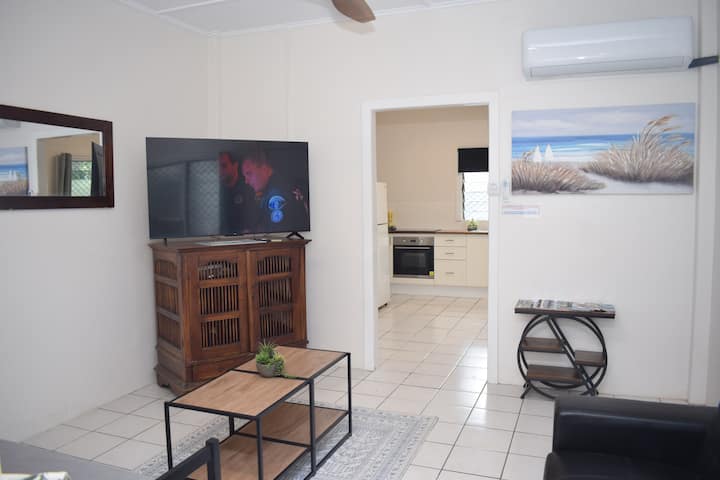 (Ls3) Sleeps Up To 5 - Free Wifi - Pet Friendly - Cairns