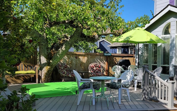 Old Apple Trees Guest House - Seattle, WA