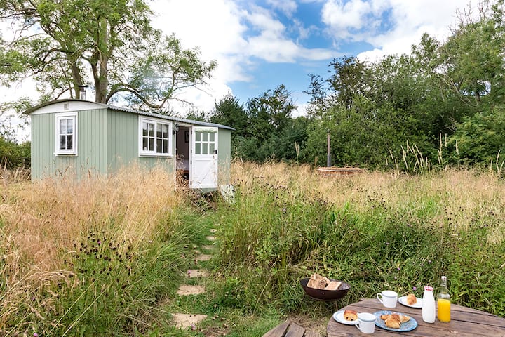 Beautiful Rural Shepherds Hut With Hot Tub - Yorkshire