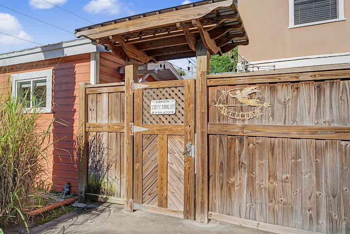 Inn The Heights - Tiny House - Tampa, FL