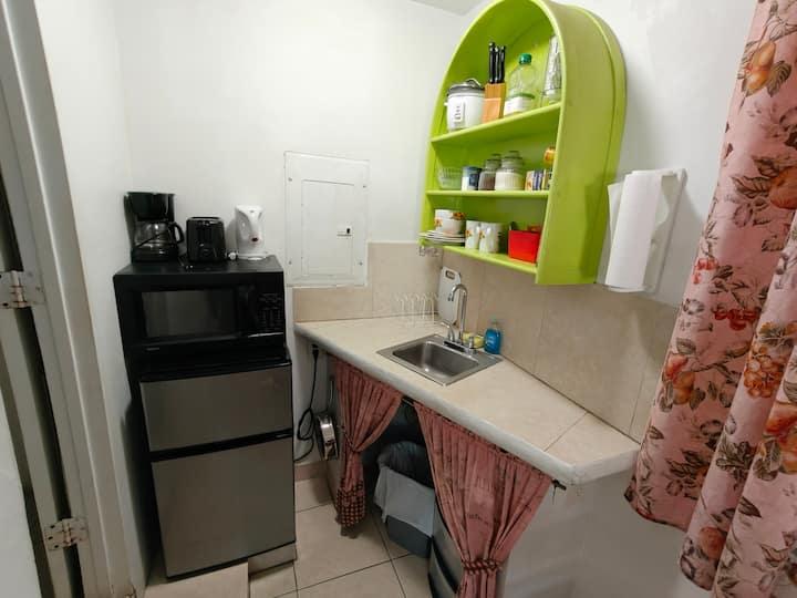 Shiny Studio By Baseball Stadium. Own Entrance - Miami, FL