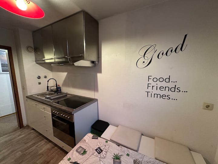 Central 2 Bedroom Apartment (Parking Inclusive) - Heidelberg