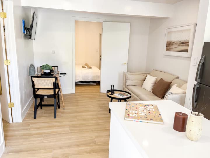 #10-fully Renovated 2 Bdr/free Parking/terrace - Miami, FL