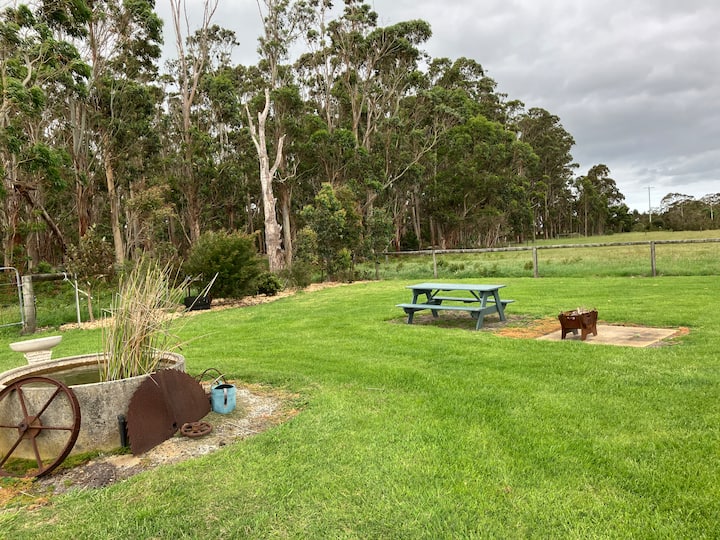Bluegum Views Bungalow With Full Ensuite Bathroom - Port Albert