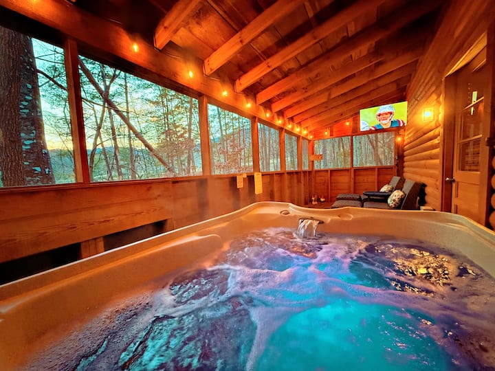 Private Views Woodsy Romantic Log Cabin Hot Tub Jacuzzi Video Games Nirvanahhh - Townsend, TN