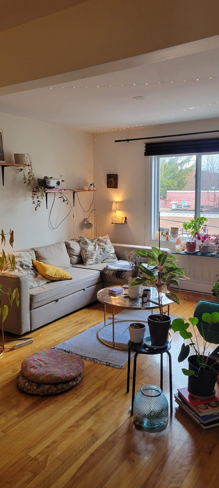 Grand Condo Spacieux Au Coeur Du Village - Montreal