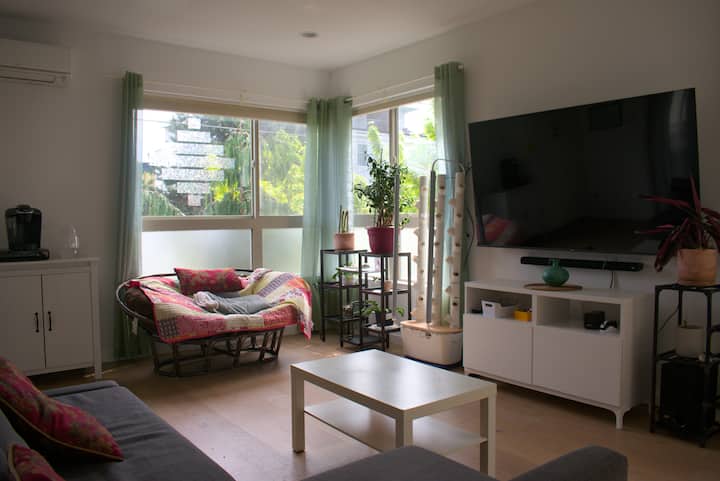 Modern 2 Bed/3 Bath Townhouse 5 Min To Light Rail - Seattle