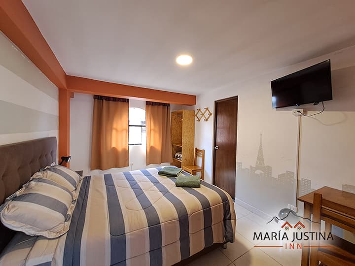 Maria Justina 202 Private Room 1 King Bed Ensuite - Huaraz