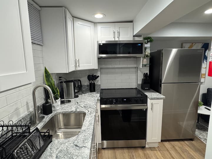Modern 2br Retreat • Fast Wi-fi • Near Metro - Largo