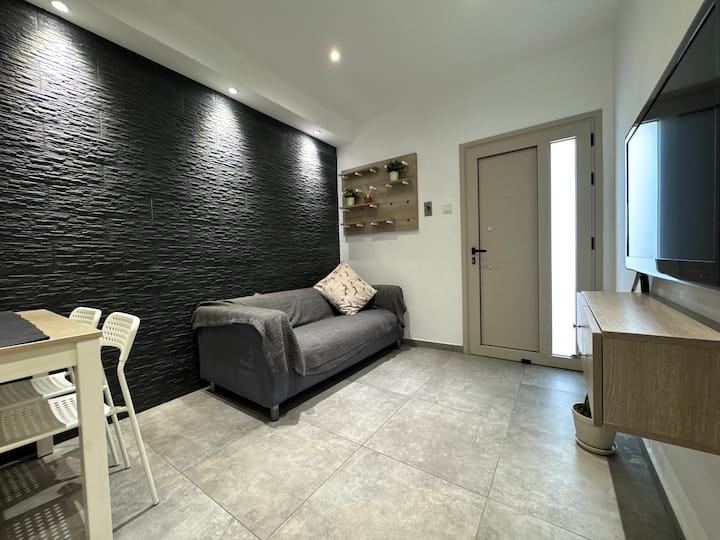 Central Modern Stylish Apartment (Topikos.place) - Ayia Napa