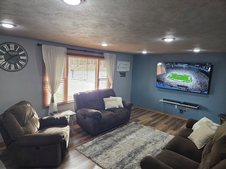 1.6 Mi From Lambeau Field, Cozy Ranch Style House - Green Bay, WI