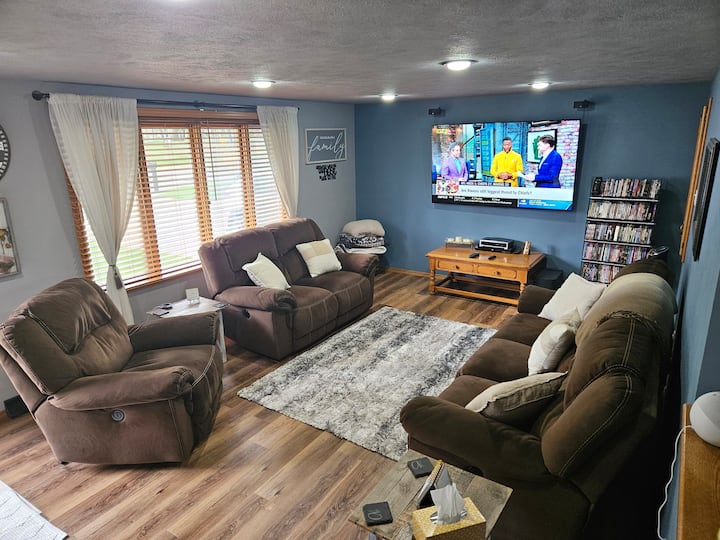 1.6 Mi From Lambeau Field, Cozy Ranch Style House - Green Bay, WI