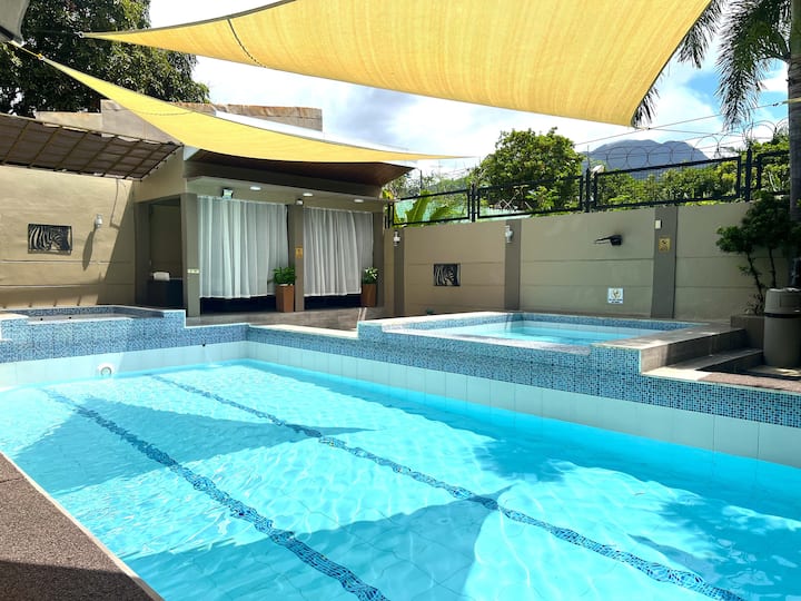 4-6br Villa | Hannah’s Place Pansol - Calamba