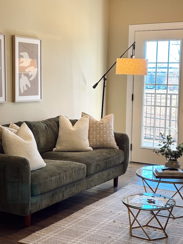 Sleeps 4! This Two Bedroom Apartment Is Located Just Outside Of Cookeville, Tn - Cookeville, TN
