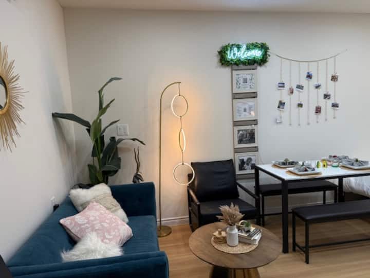Modern Private Suite In Ontario - Ontario, CA
