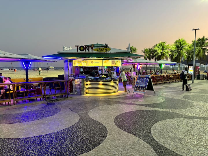 Flexible Check-in Copacabana Beach 5 Min Away - Rio de Janeiro