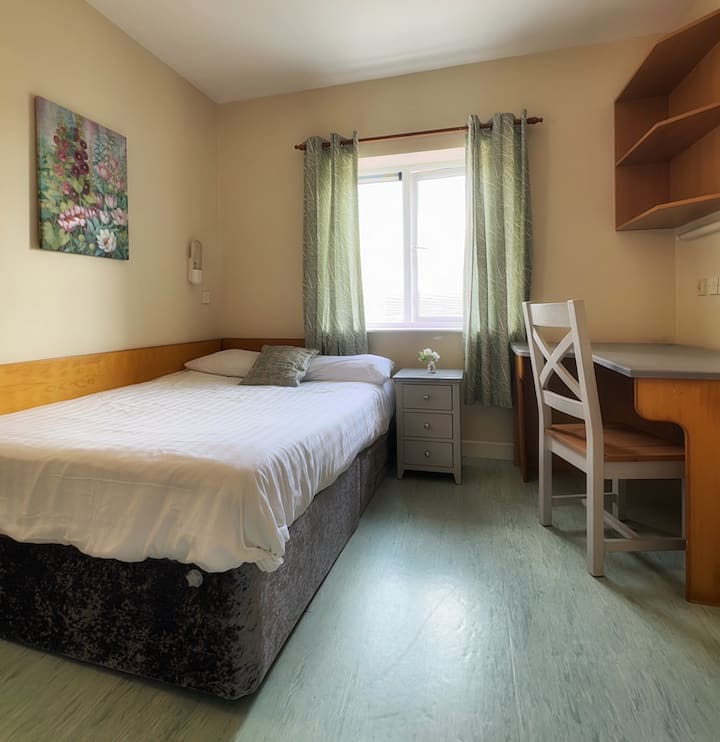 Priory House, Budget Accommodation/student - Waterford