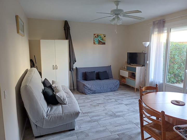 Studio à 150 De La Mer - 나르본