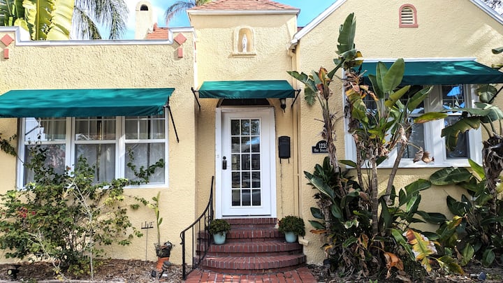 2 Br Mediterranean Charmer In Historic Old Ne!! - St. Petersburg, FL