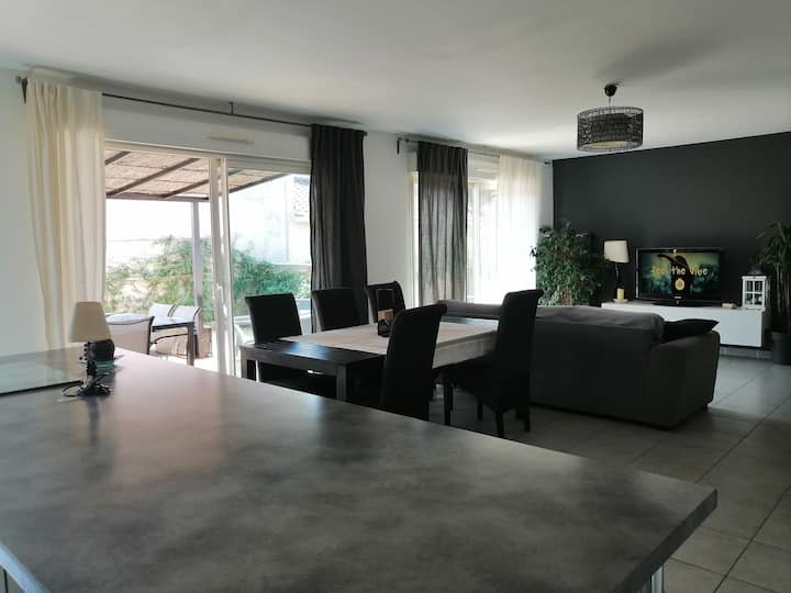 Maison Avec Piscine Entre Nîmes Et Montpellier - Calvisson