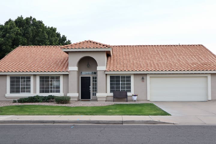 Spacious & Spotless- Close To Everything! - Mesa, AZ
