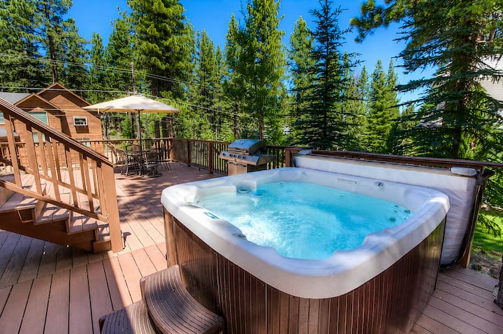 Hot Tub | Pool Table | Deck | A-frame - South Lake Tahoe, CA