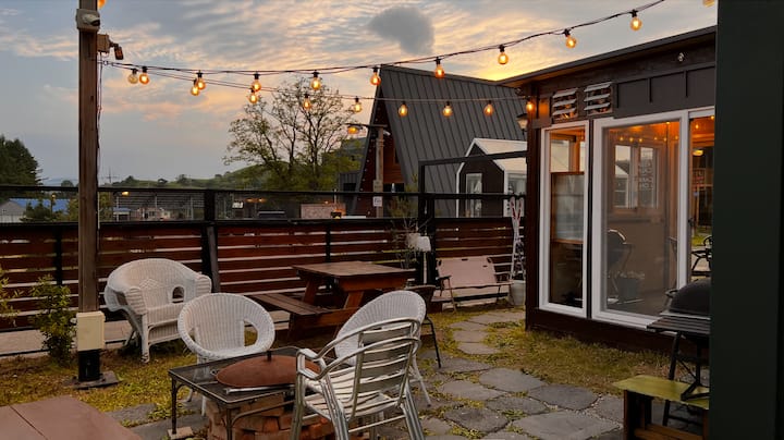 대관령 양떼목장 근처 M&h 캠핑하우스 (유일이층테라스,바베큐장,각방에어컨,
노래방,불멍) - 江陵