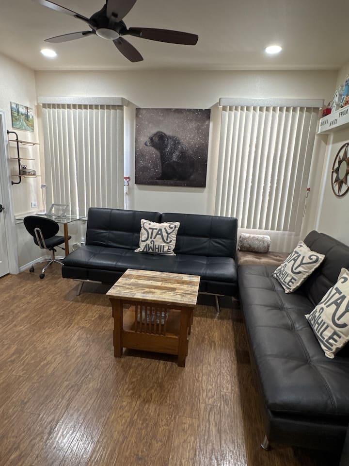 Home Away From Home)guest House, Rest Work & Relax - San Jacinto, CA