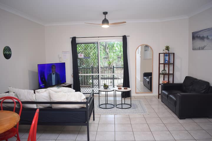 (B1) Lovely Unit - Sleeps Up To 5 Guests - Cairns
