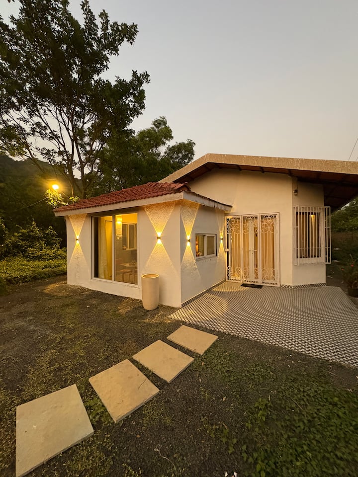 The Artists’ Cottage (Newly Renovated) - Khopoli