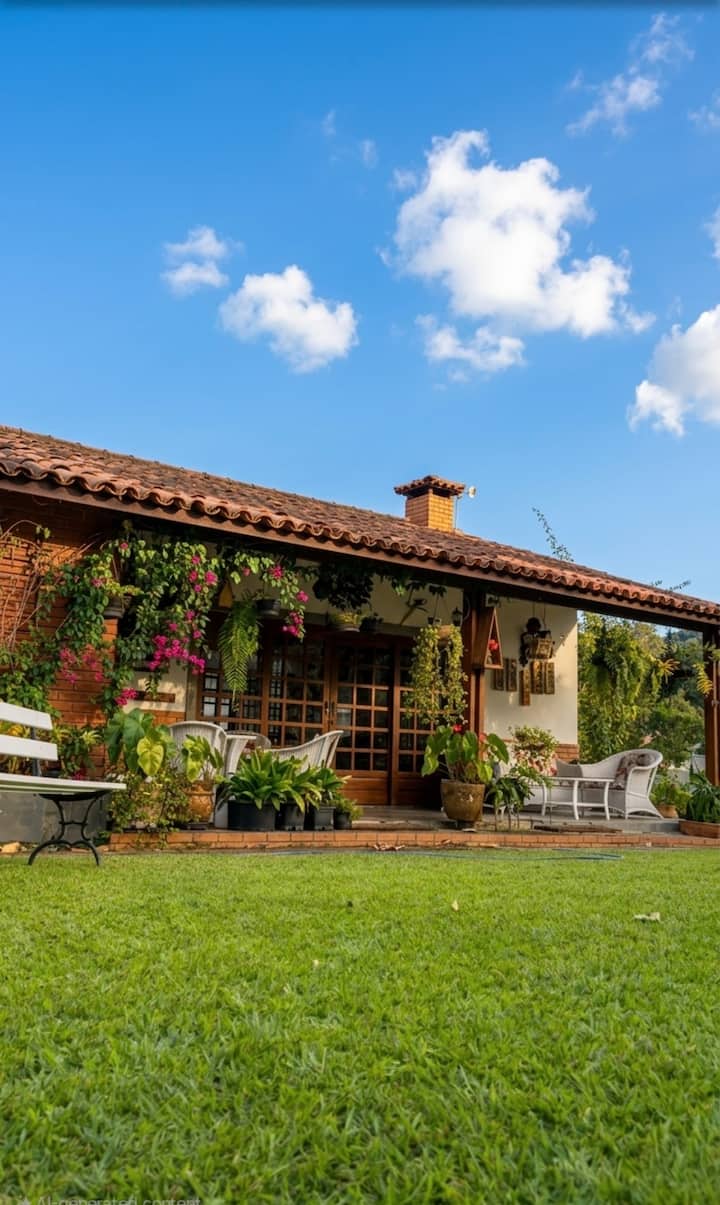 Mansão Em Terê: 8 Suítes + Piscina E Serviços - Teresópolis