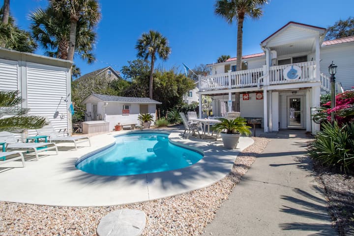 Downstairs Apartment W/pool Access! - Folly - Folly Beach, SC