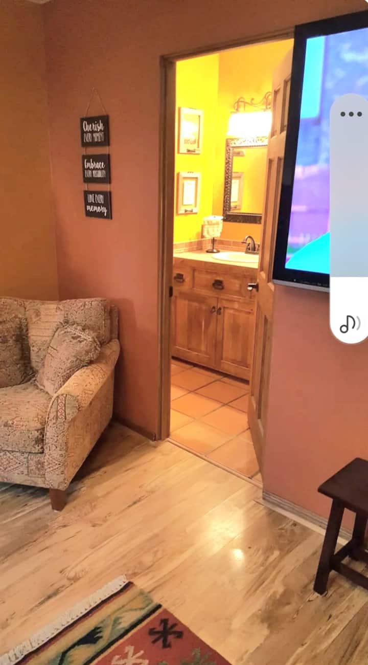 2bd/1ba Private Entry 5min Downtown Ps Patio Bbq - Palm Springs, CA