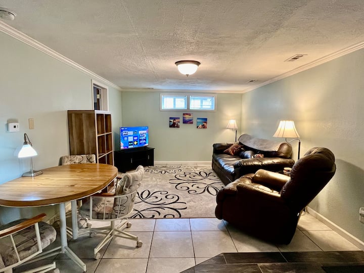 Cool ‘N Calm - A Newly Renovated Basement House - Wyoming