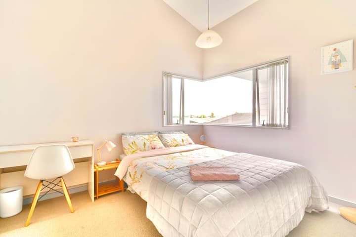 Sunny And Cosy Home Next To Botany Town Centre - Waiheke Island