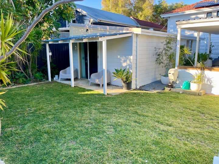 South Fremantle Guesthouse-beach,cafes,restaurants - Fremantle