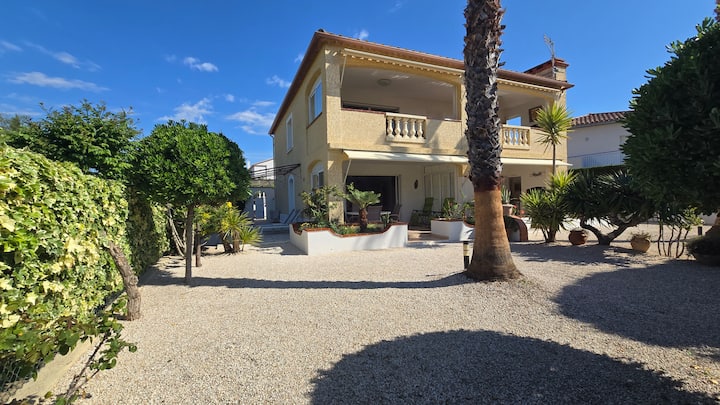 Ground Floor Very Nice Villa 200m Beach, Private Garden, Carport, Wifi, Quiet Area - Port-Vendres