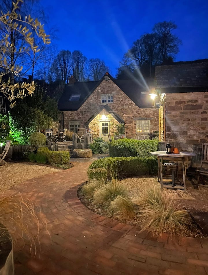 Tudor Farmhouse - Symonds Yat