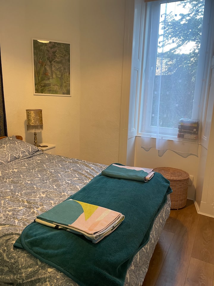 Artistic Home Close To Palace And Parliament - Edinburgh