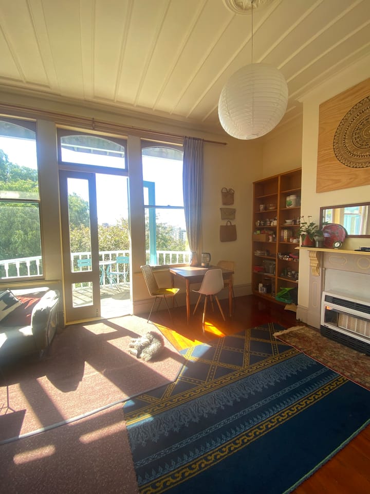 Beautiful Villa, Near Cuba St, Great Harbour Views - Wellington