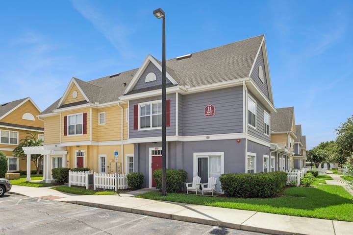 Villas At Seven Dwarfs - 4br, 3ba, 2 Ensuite King - Kissimmee, FL