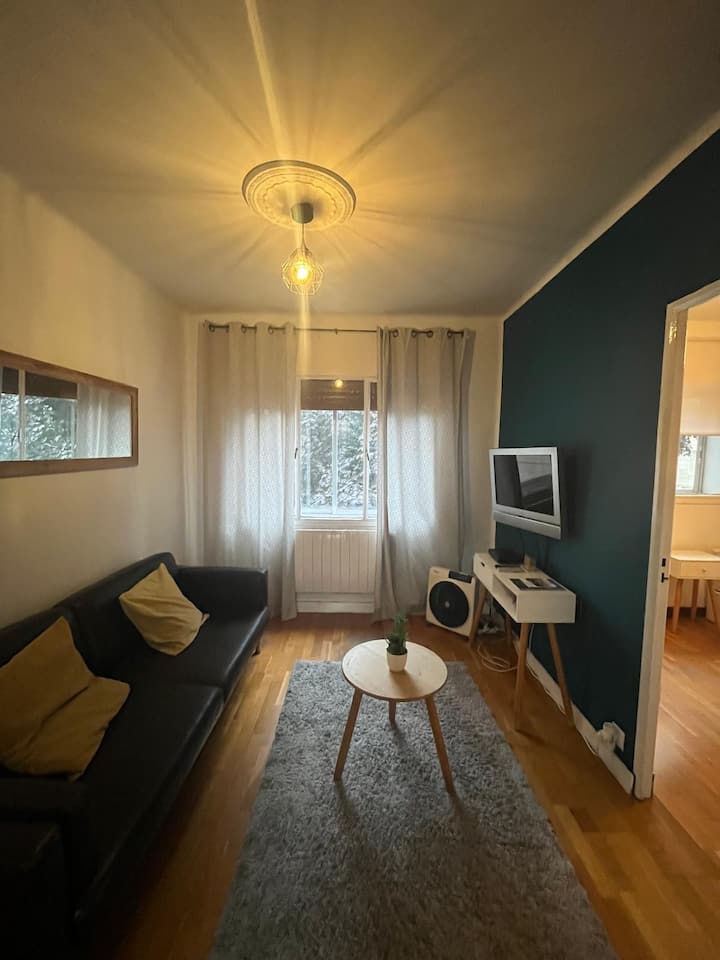 Piso Céntrico, Silencioso Con Patio - Pamplona