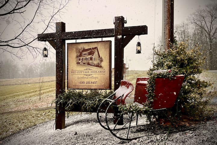 Natures Winter Haven In A Cozy Christmas Cottage - Dundee, OH
