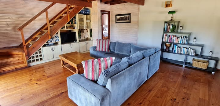 Albatross Log Home - 5 Min Walk To Surfing Beaches - Jeffreys Bay