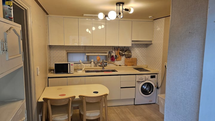 A House With Universities In Near Seongsu - Seoul