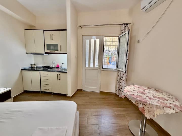 Vila Yasmin 38 (Apartment No. 5 With Sea View) - Saranda