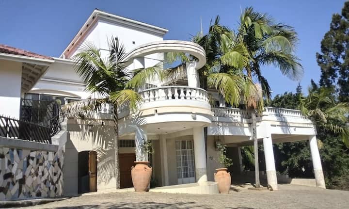 Vikam Villa Holiday Home, Morningside - Zimbabwe