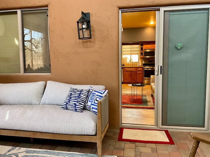 Unique Custom Built Studio For Private Retreat - Green Valley, AZ