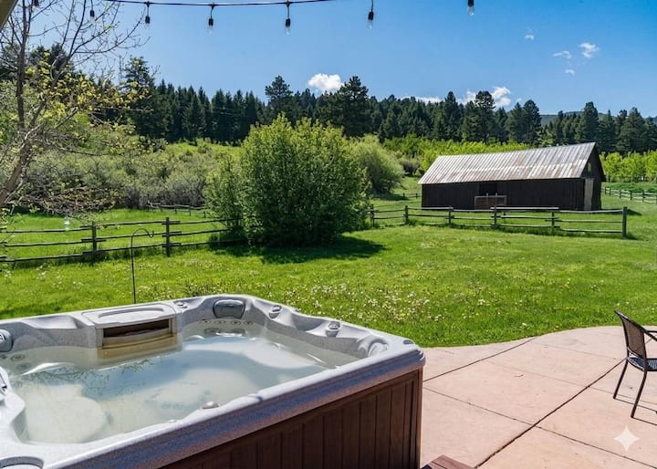 Black Bear Ranch -Large Home Near Bozeman's Hyalit - Four Corners, MT