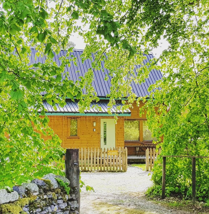 Rolltop Bath & Cosy Stove - Baltinna West Lodge - Kingussie